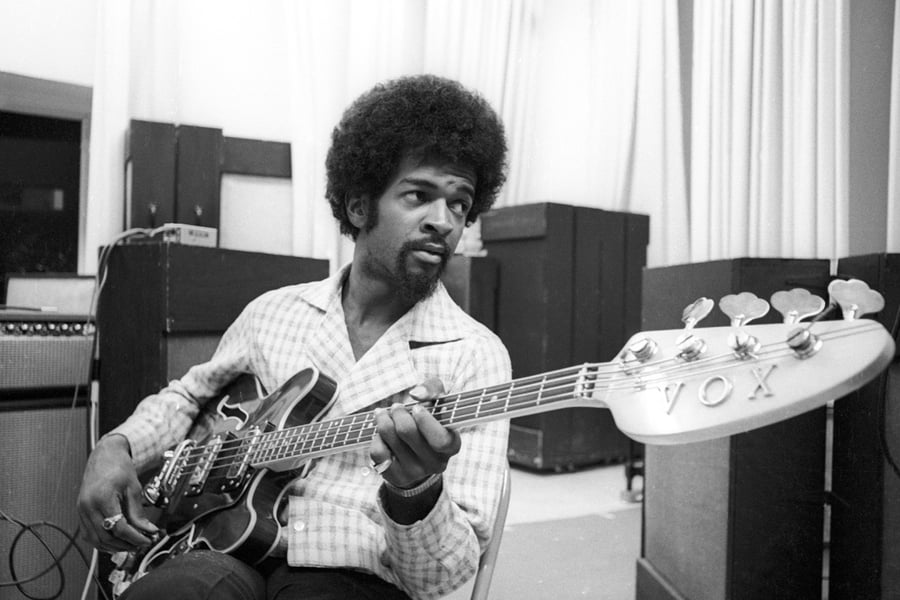 Larry Graham: The Architect of “Thumpin’ & Pluckin’”