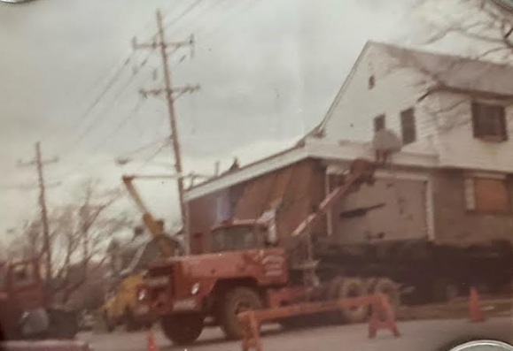 The Shul Battle Over Mixed Seating and the Mechitza