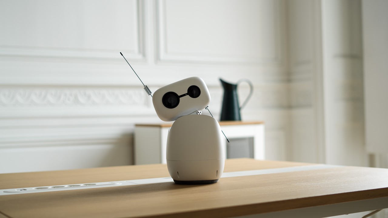 Hugging Face release affordable Reachy Mini for robot/AI developers