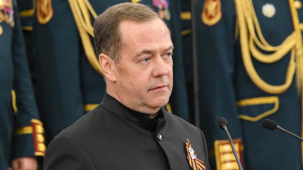 New Medvedev Note - by Karl Sanchez