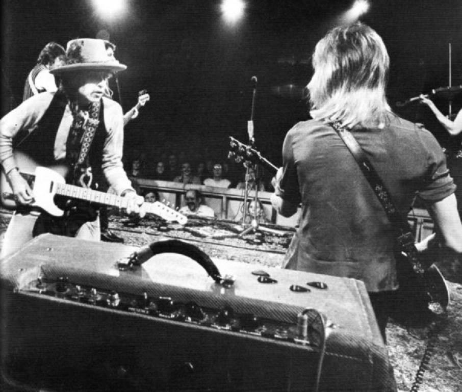 Suzi Ronson Remembers Mick Ronson's Role on Bob Dylan's Rolling Thunder ...