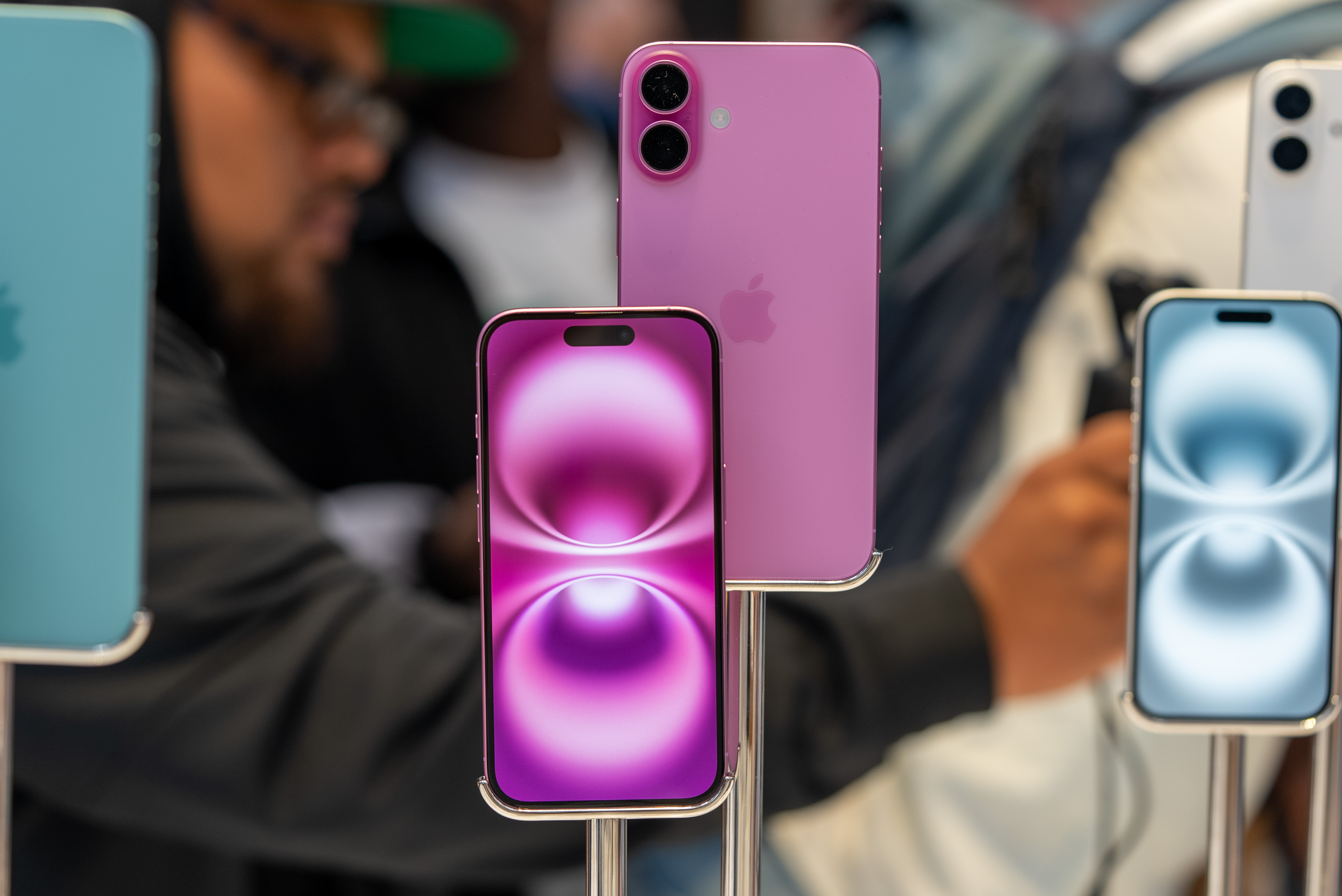 iPhone 16 colors: see all five color choices