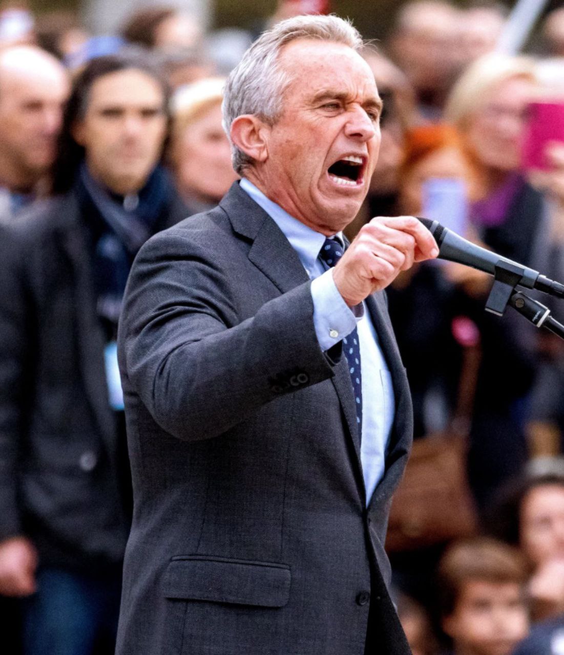 JULIE LUVSMILE (@julieluvsmile): "Do you support Robert F. Kennedy Jr wanting to ban all Lab ...