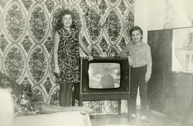 Glimpsing a New World: How the Soviets Celebrated Television – Vintage ...