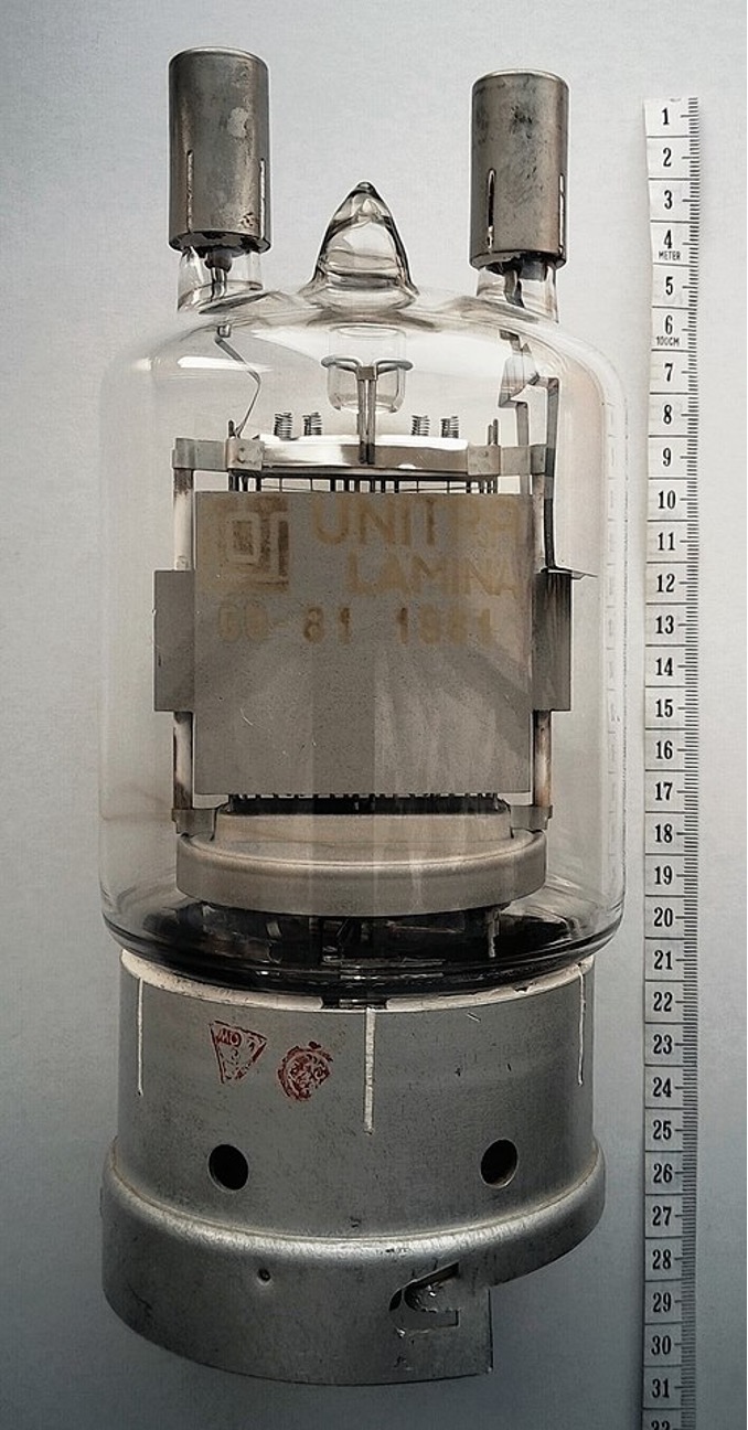 Is Old-school Vacuum Tube Technology Worth Revisiting? | The Thule Society
