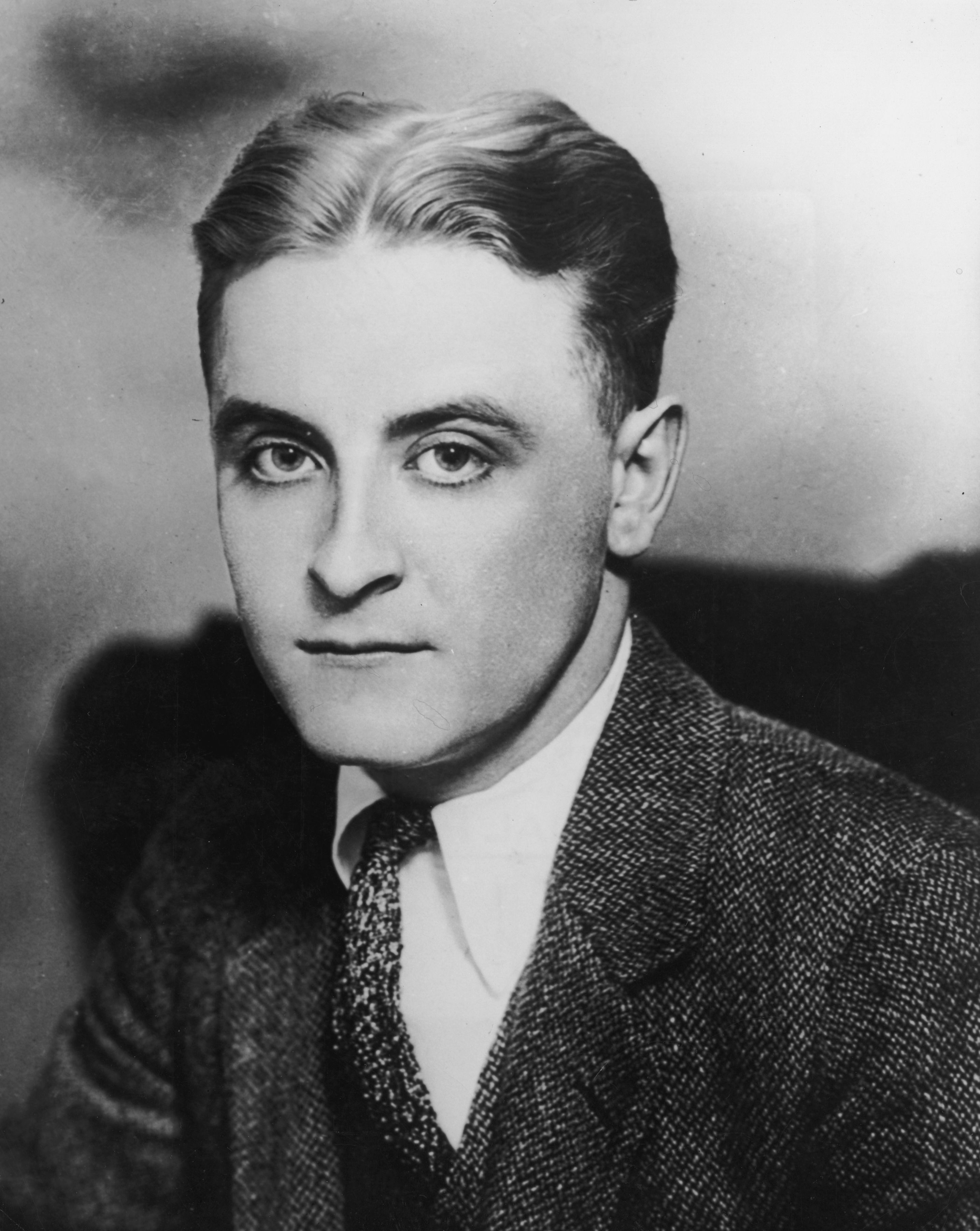 Gatsby turns 100 - Read the Classics with Henry Eliot