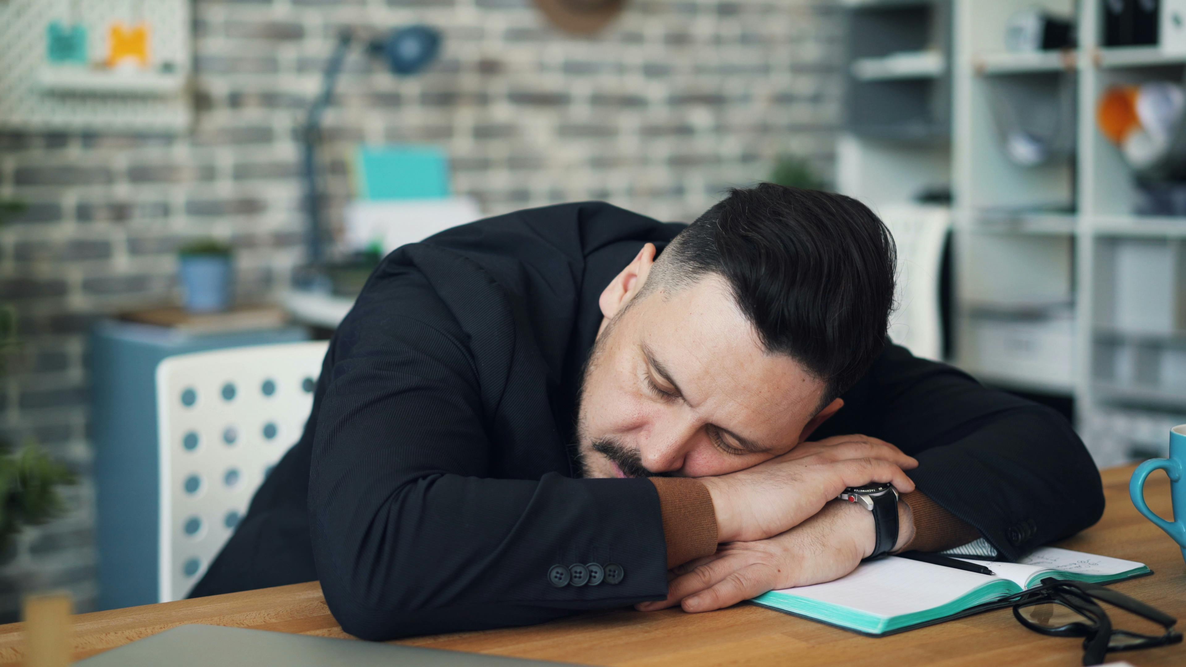 The art of napping - by Matt Kelland - Unhack Your Brain
