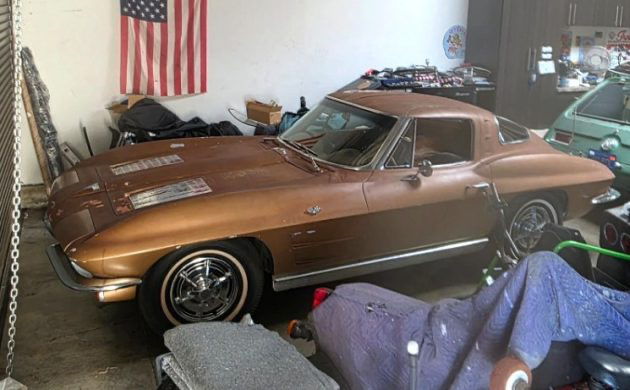 ‘63 Split-Window Coupe with Powerglide Transmission