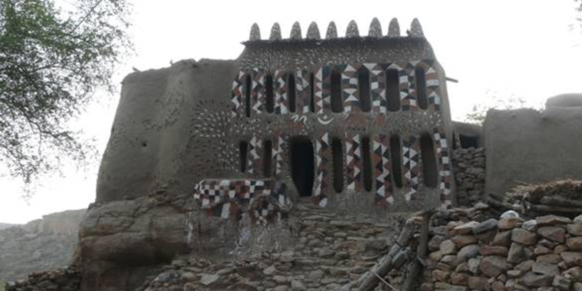 A complete history of Dogon country: Bandiagara from 1900BC to 1900AD