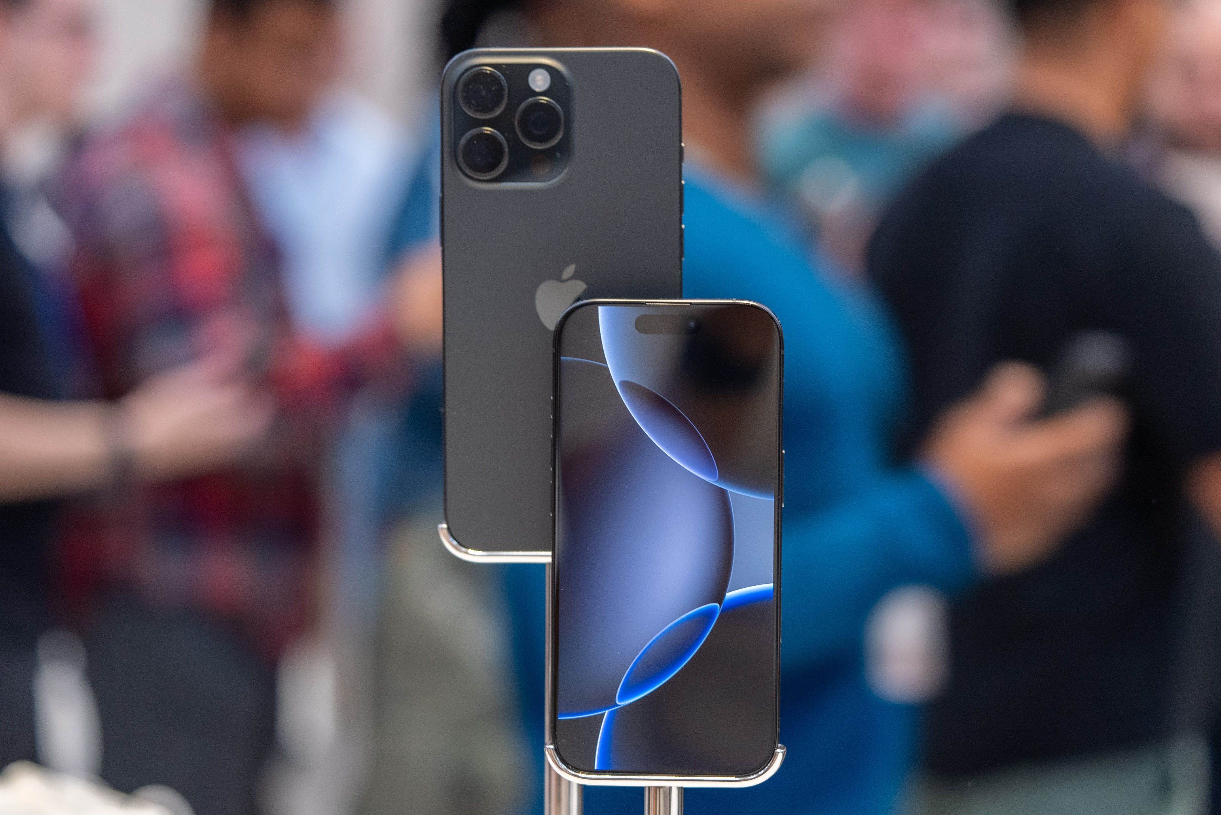 iPhone 16 Pro colors: see Apple’s new iPhone in desert, black, white ...