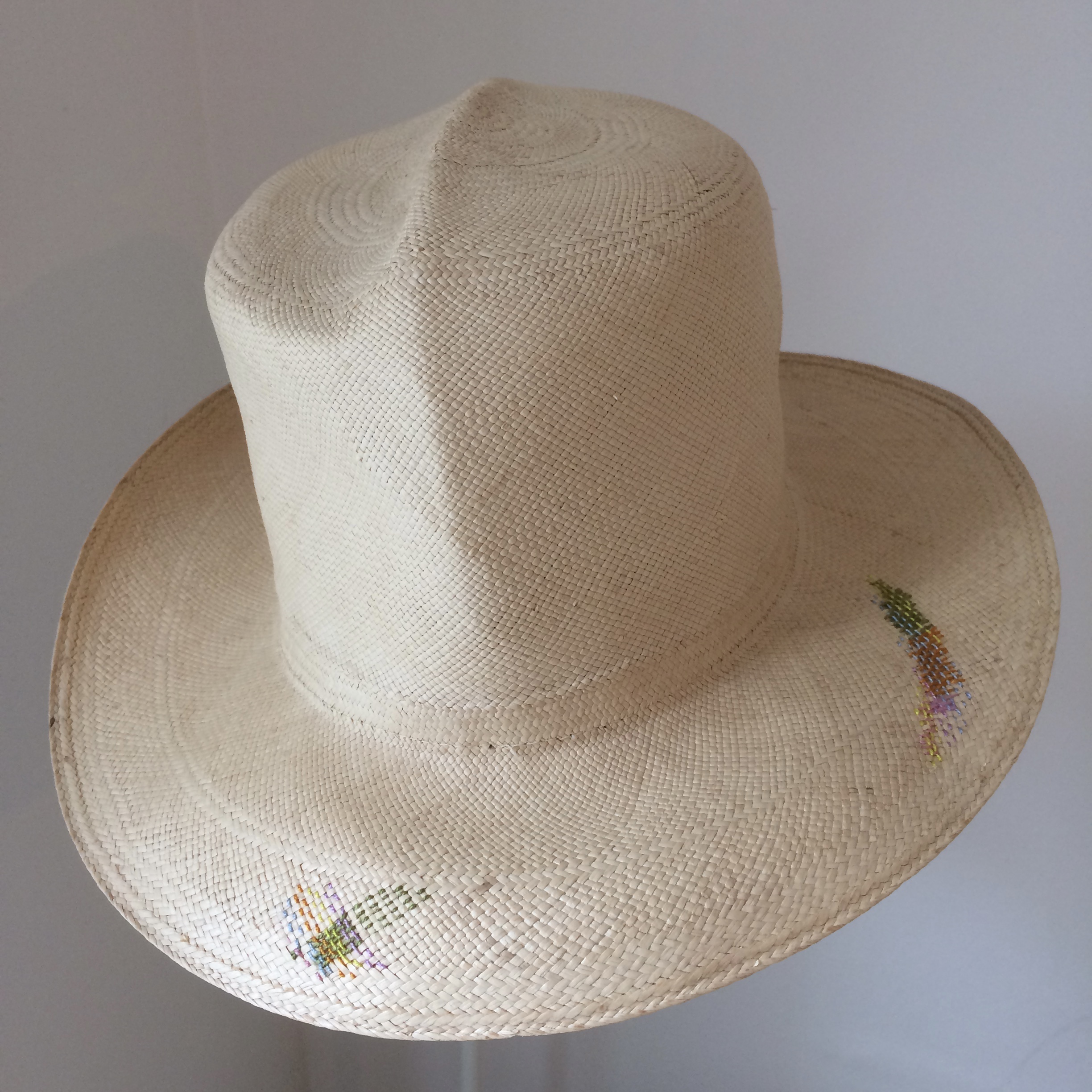 How to repair a straw hat - by Zoe Robinson