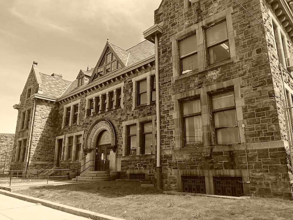 The Daring Escapes of "Gentleman" Bank Robber "Slick" Willie Sutton