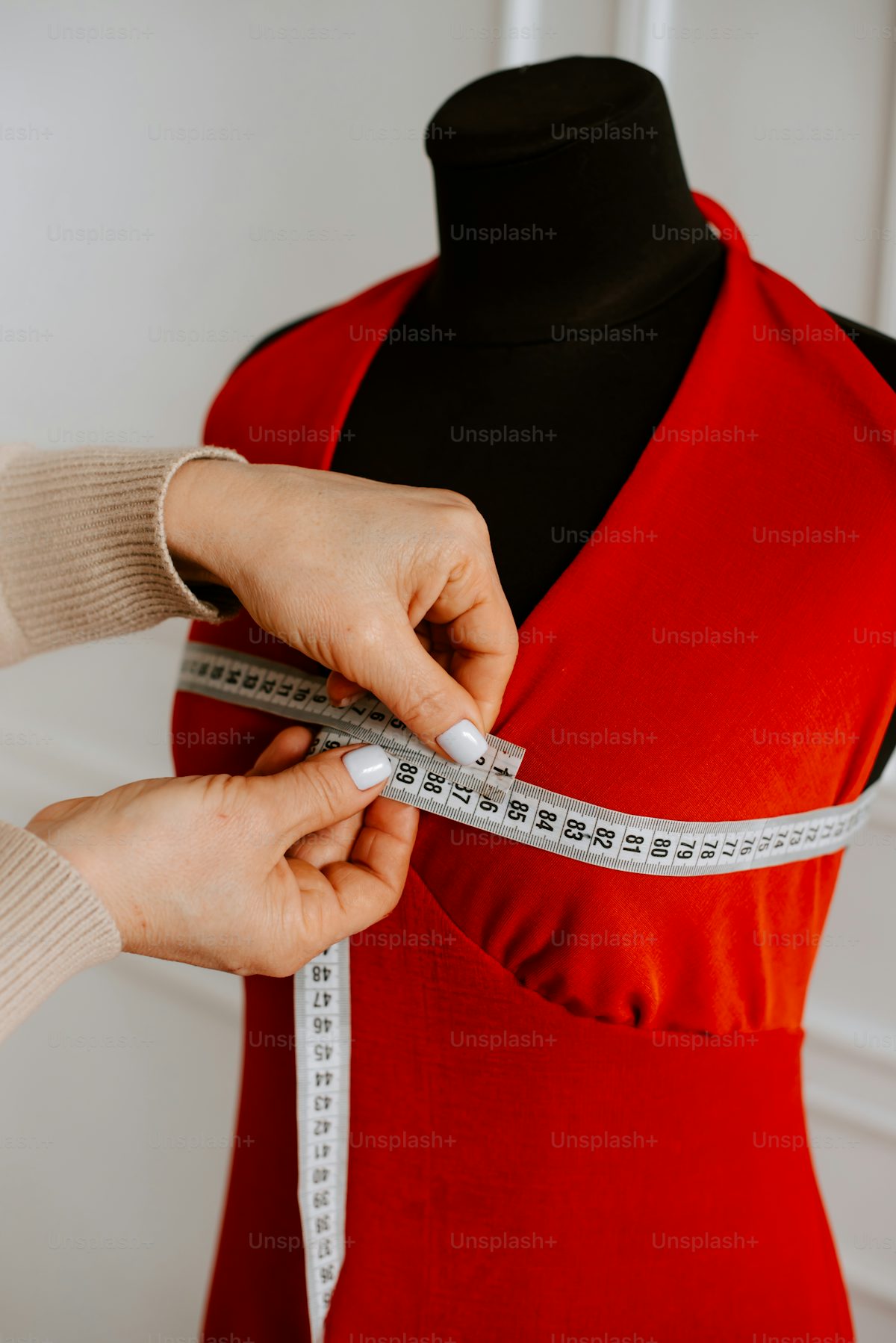 Tape Measure vs. Ruler - by Andreína Mariño R