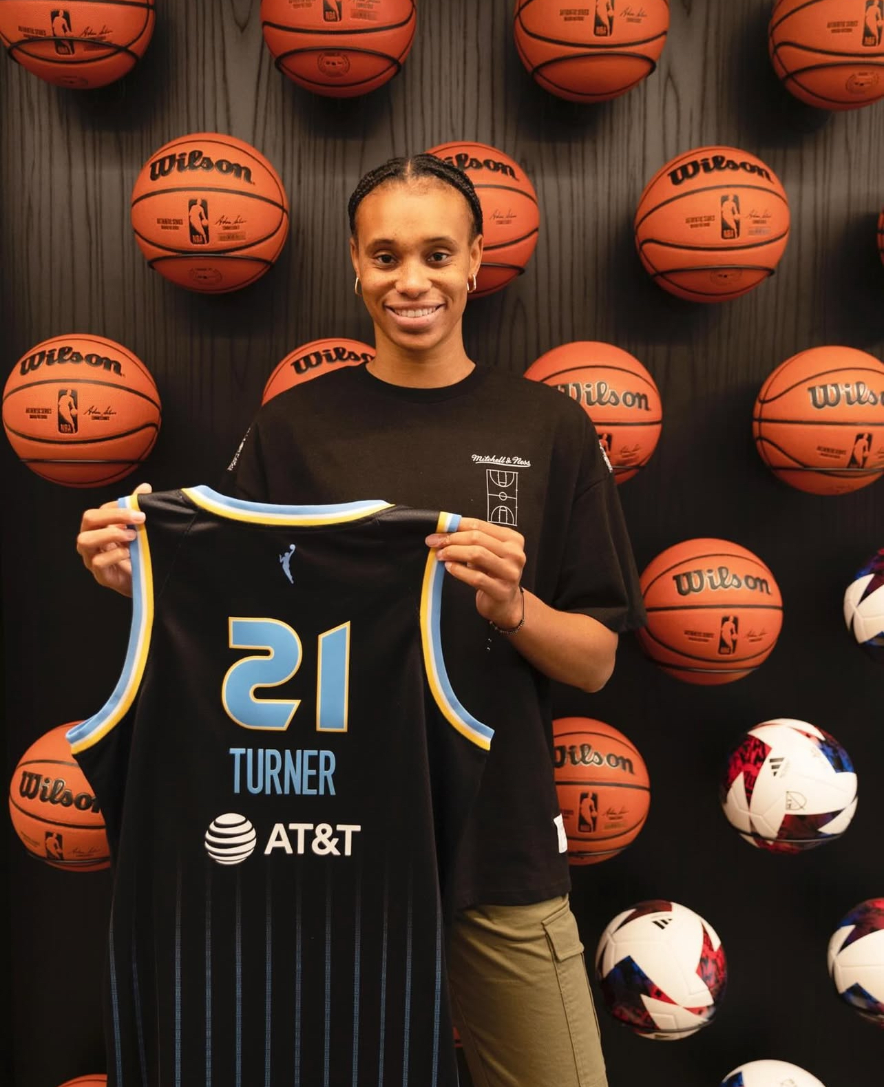 Indiana Fever add free-agent forward Brianna Turner