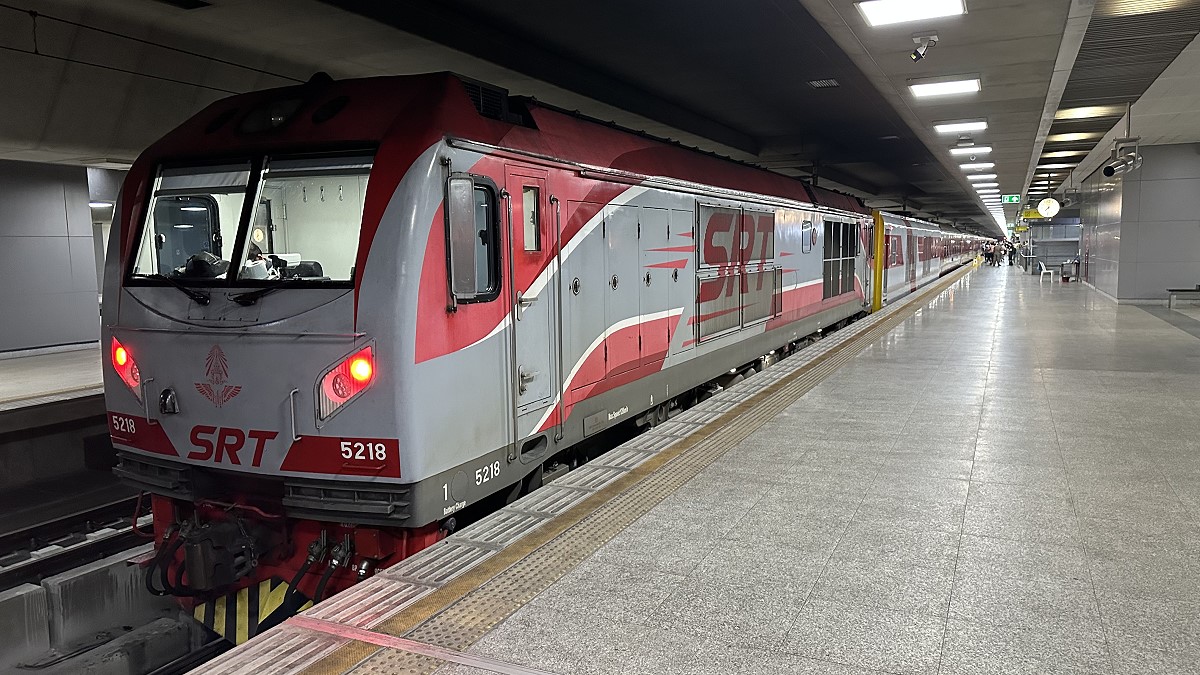 Riding the train from Bangkok to Vientiane
