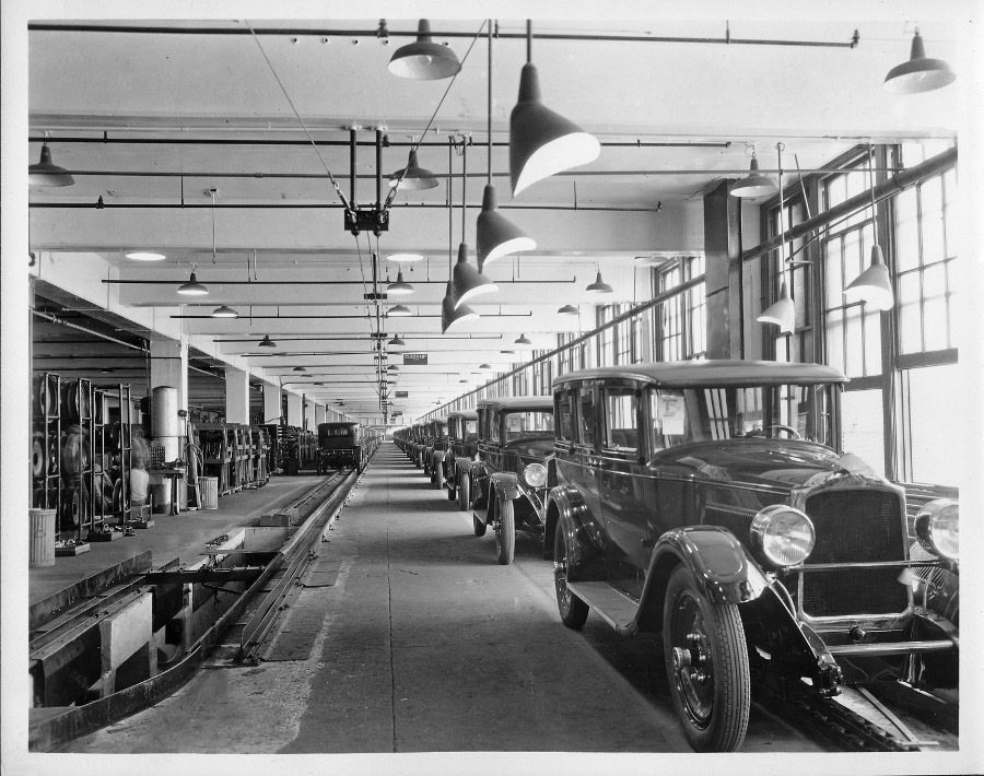 The Packard Motor Car Story - by Douglas Pilarski