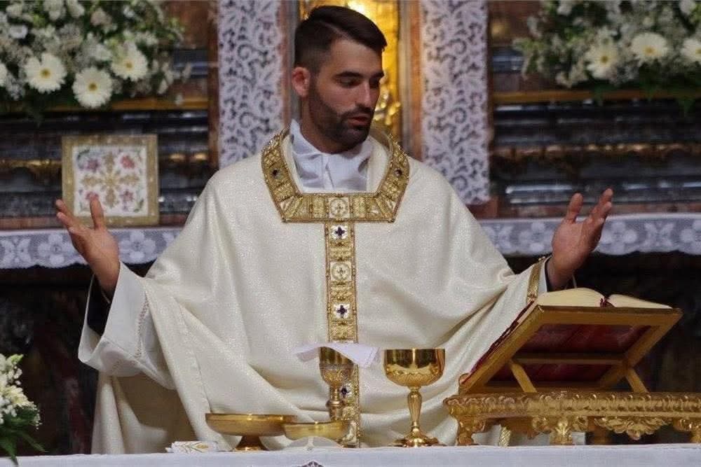 Seeking Heaven (@seekingheaven): "Fr. Matteo Balzano tragically took his own life yesterday. He ...