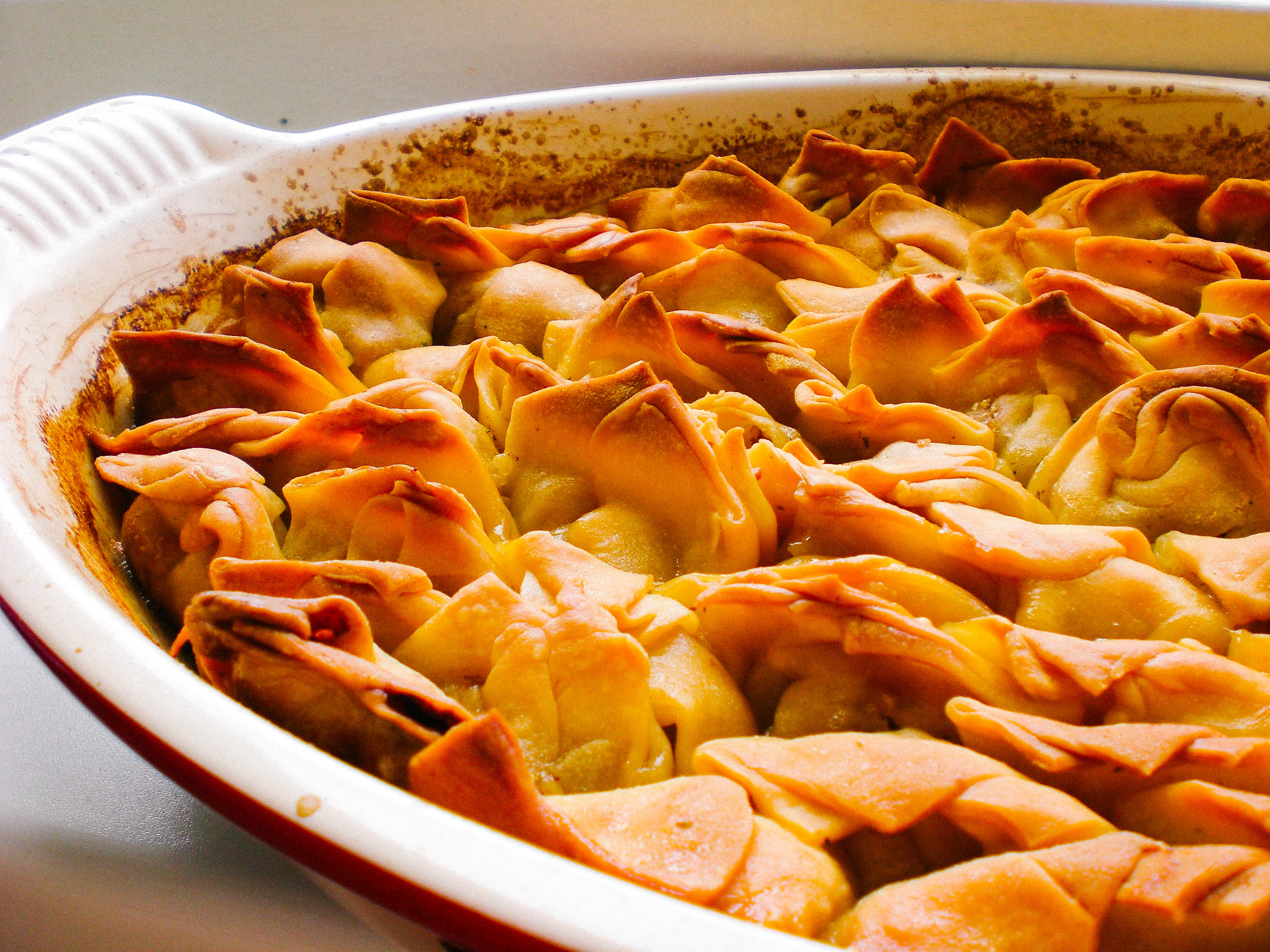 Politiko Manti - Spiced baked minced meat dumplings with yoghurt-garlic ...