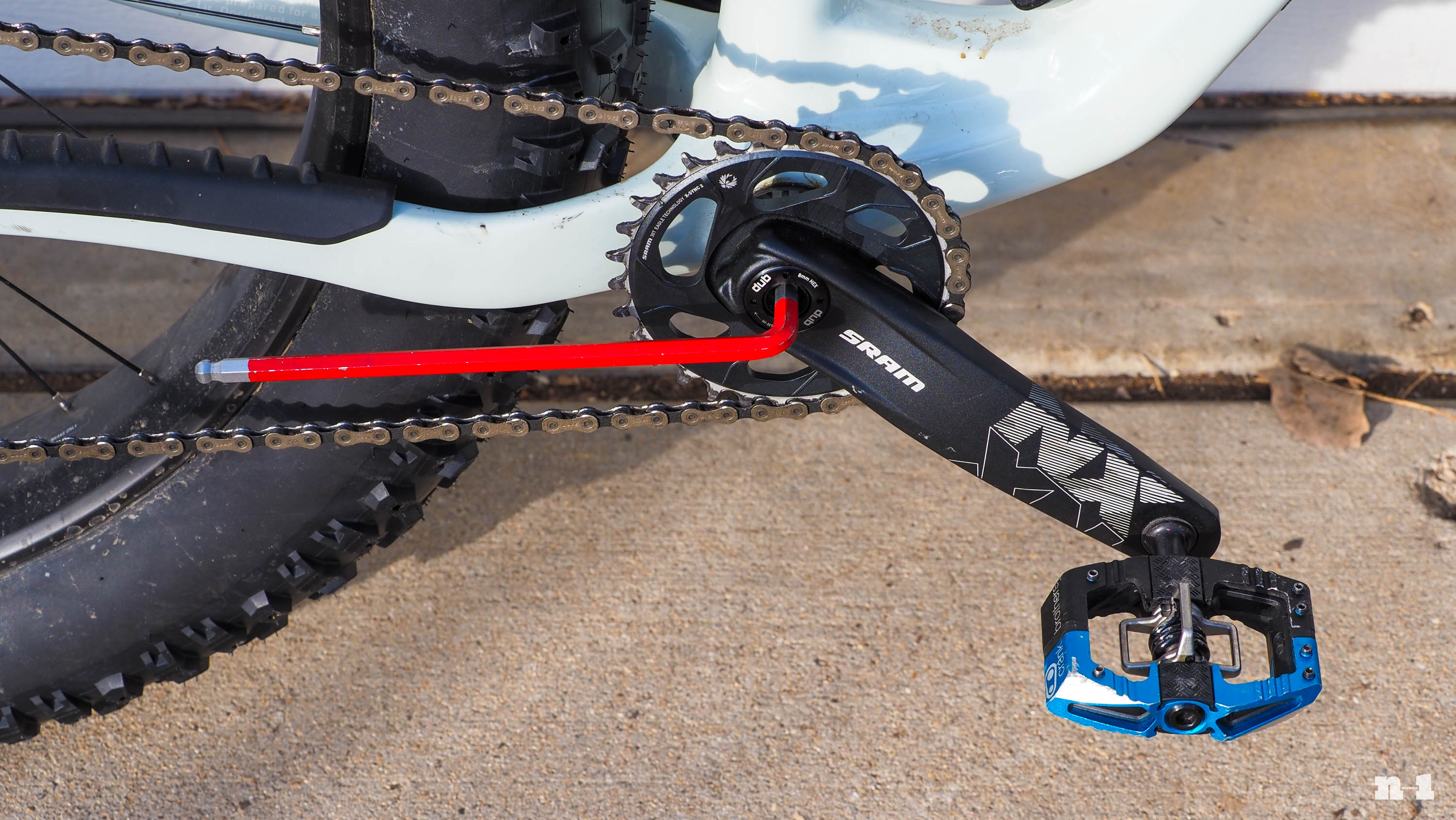Stop skinning your knuckles on crazy-tight SRAM DUB crank bolts