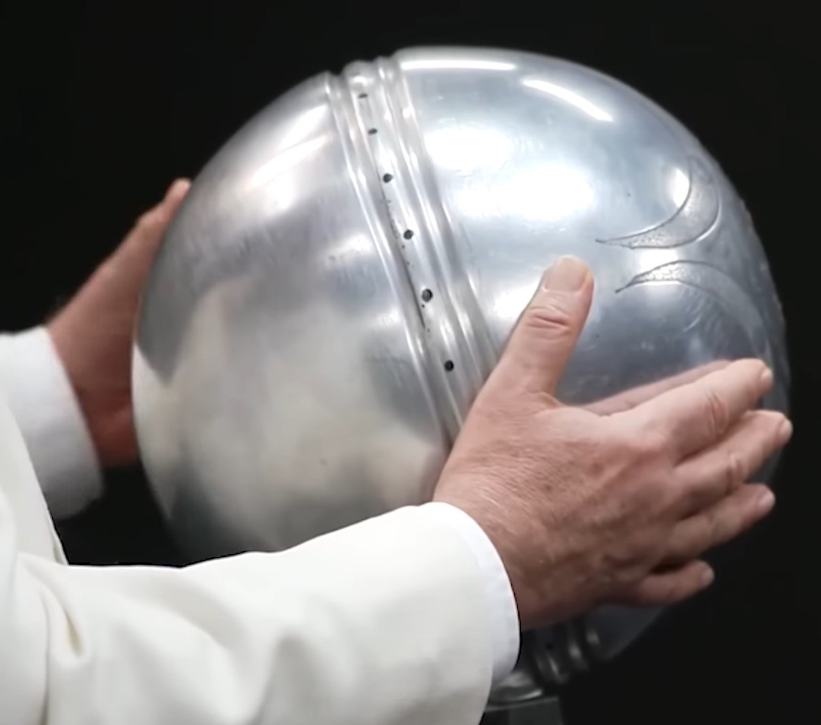 Orb UFO captured in Colombia - by Vesa Vanhatupa