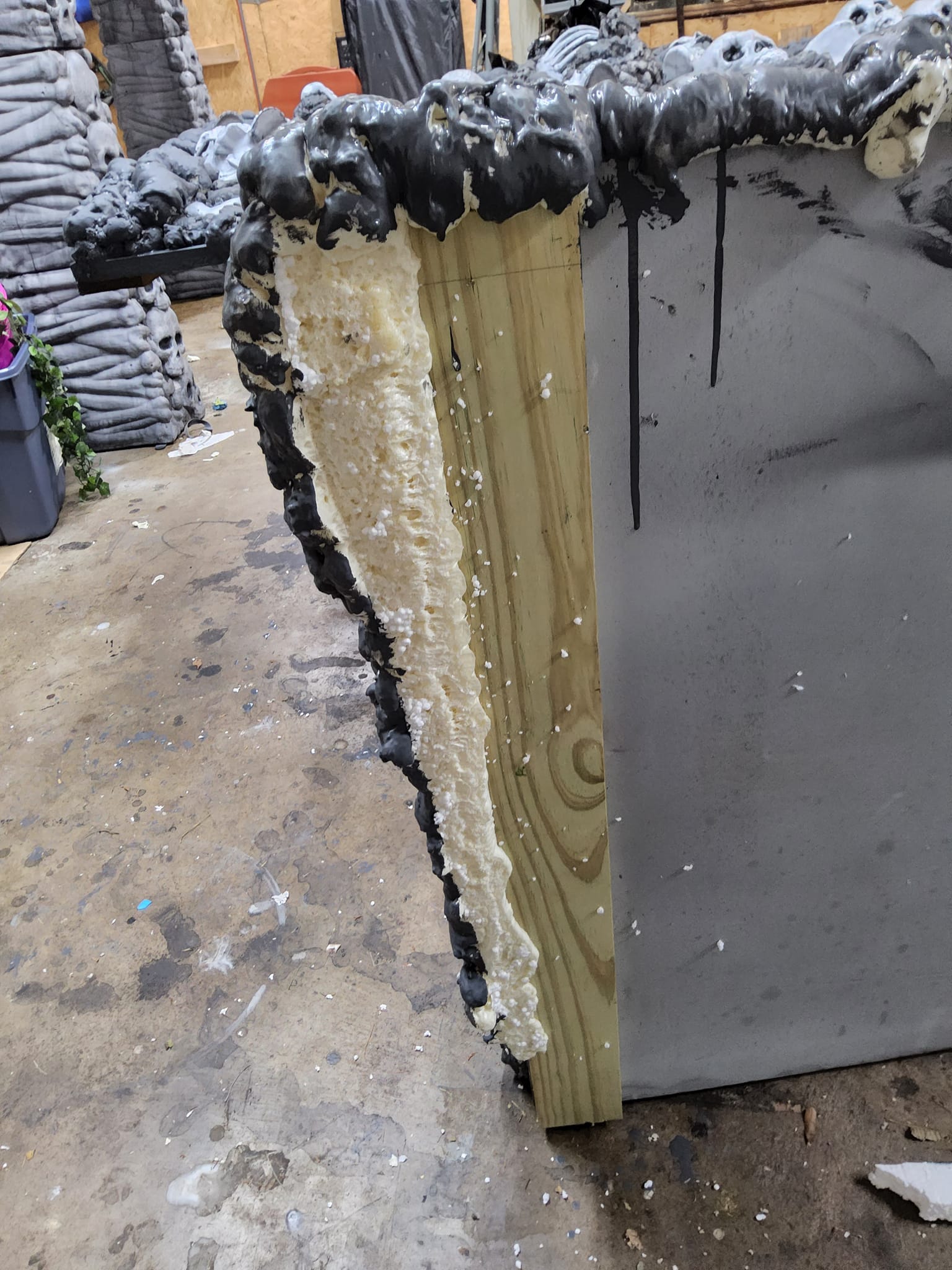 #1: Skull + Bones Cemetery Walls - Haunt Makers