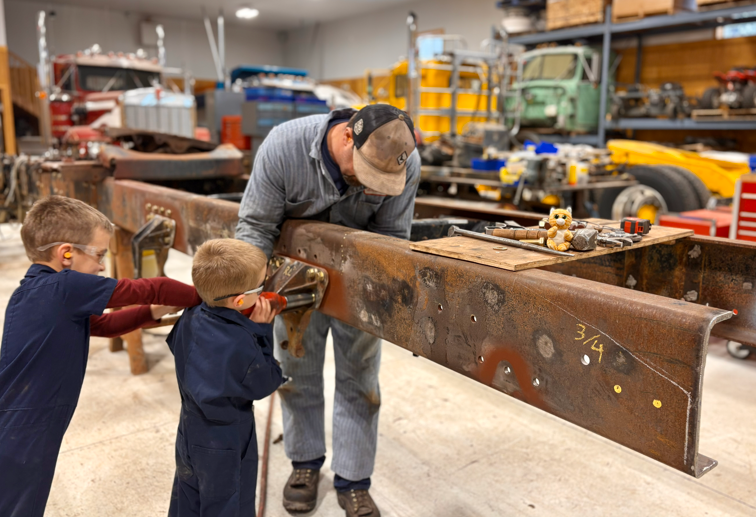 Mango, Shop Cat - by Chalk Dust & Pine Needles