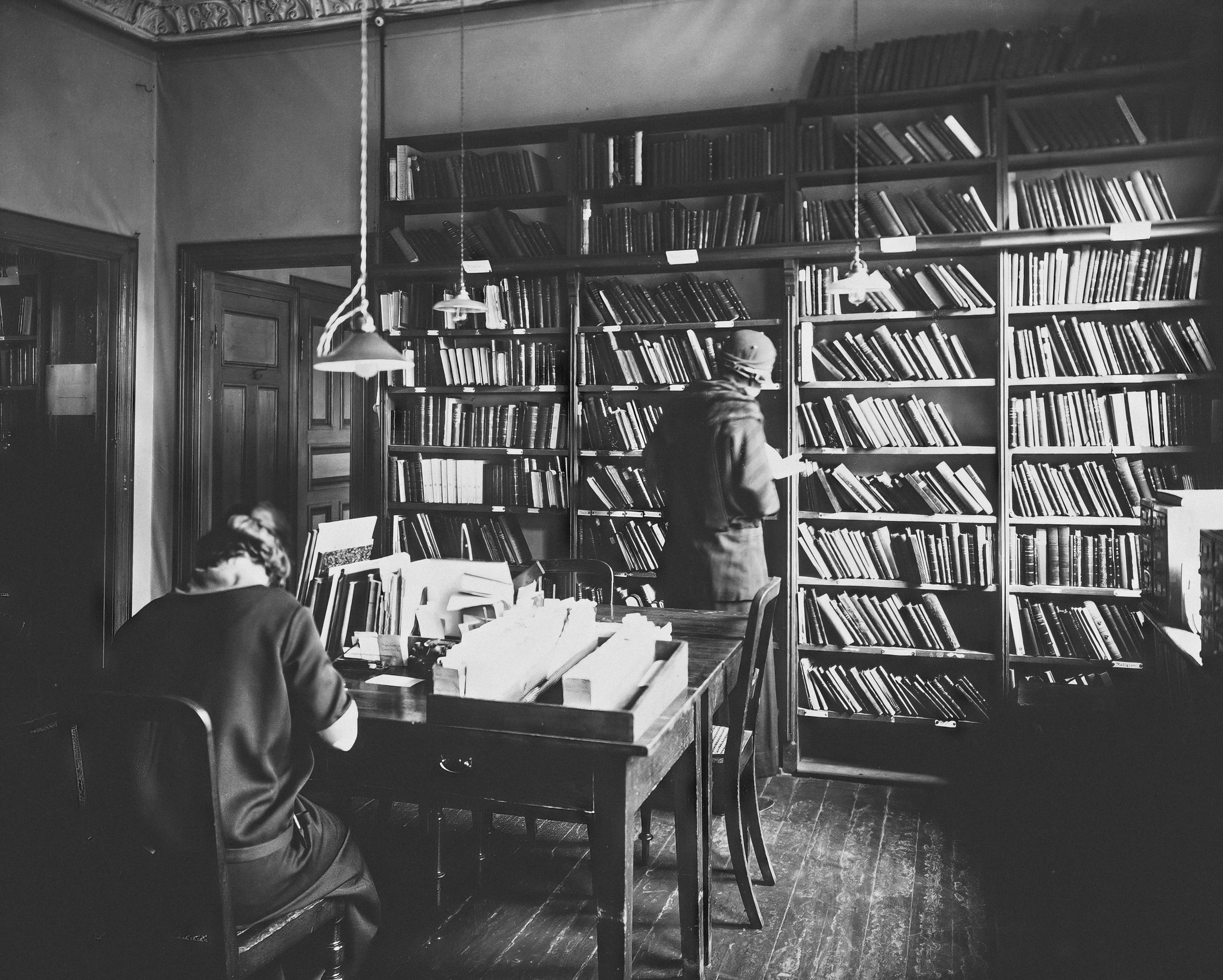 How to Spot AI Hallucinations Like a Reference Librarian – LLRX