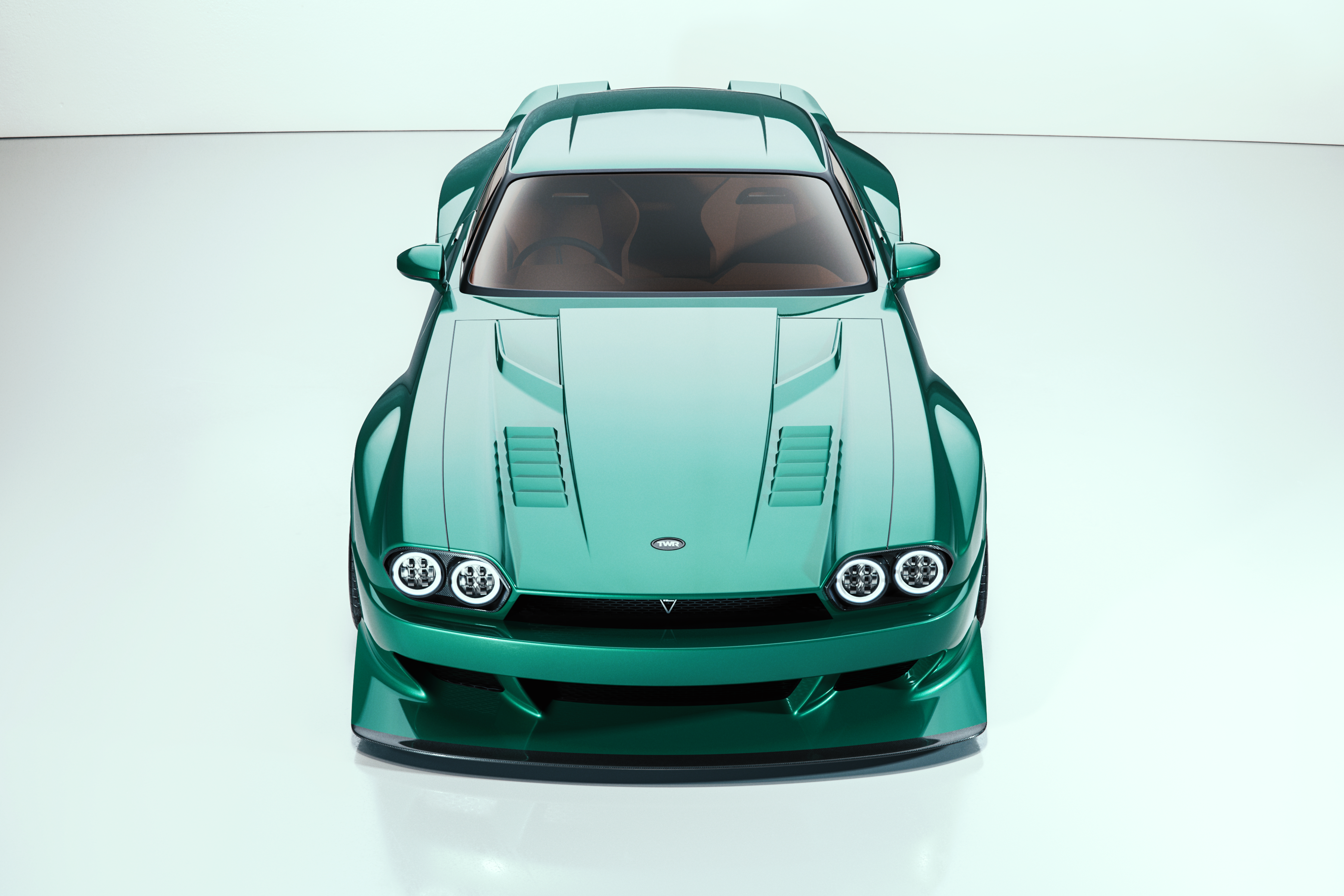 Scalded Cat: Jaguar XJS - by Pete Weishaupt