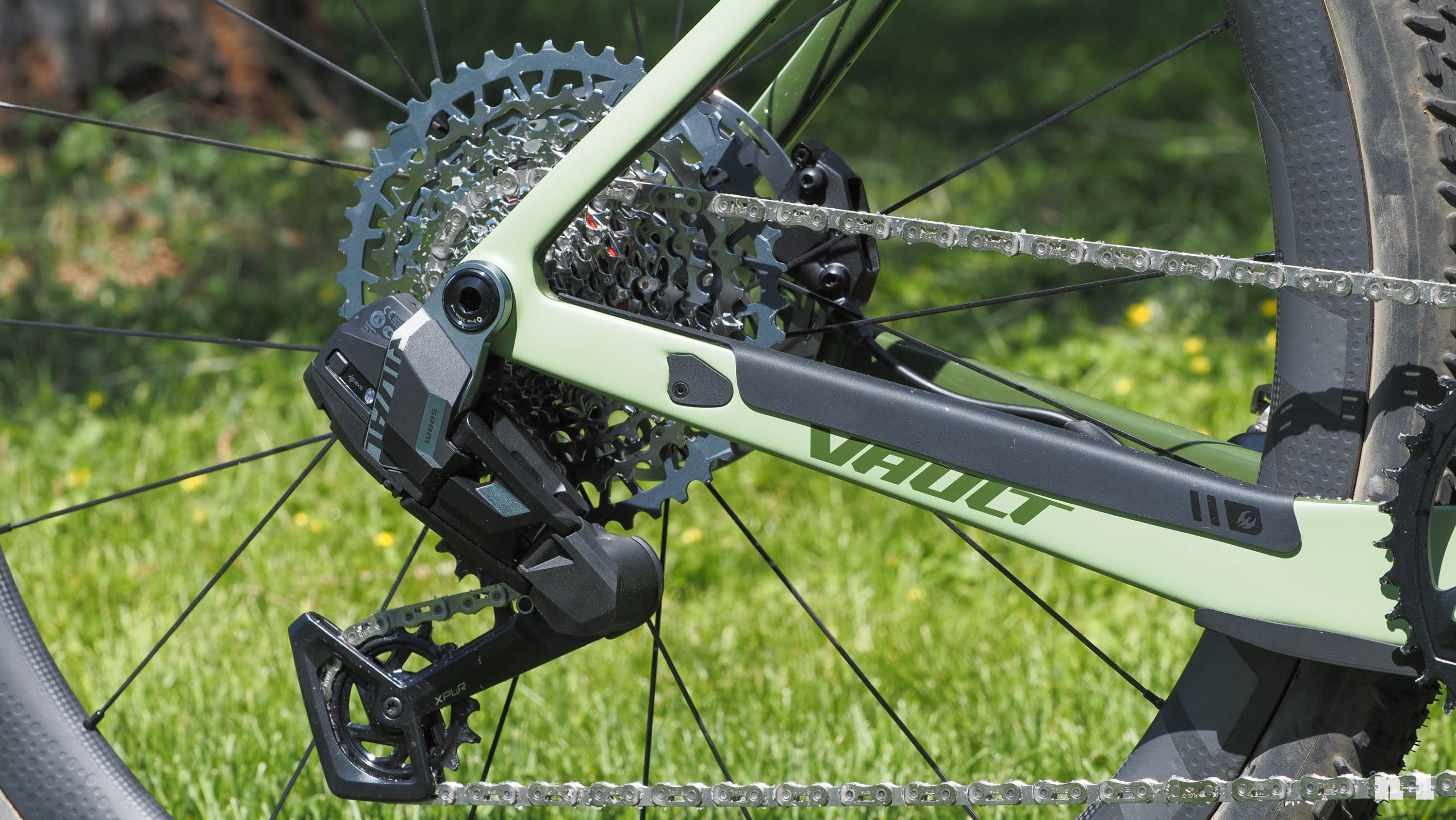 Shimano GRX Di2 1x12 groupset review - by James Huang