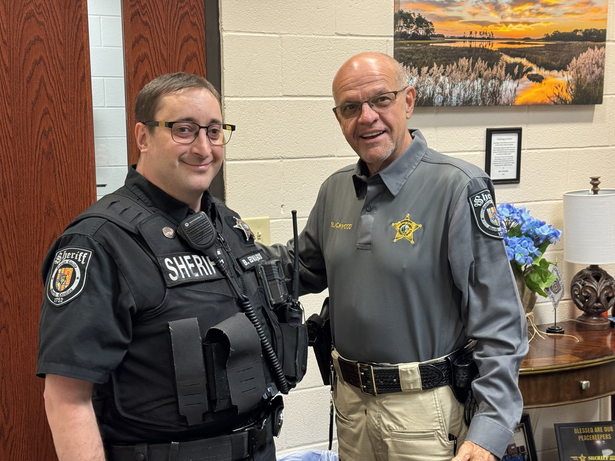 "I am Antifa:" detention officer terminated after advocating for ...