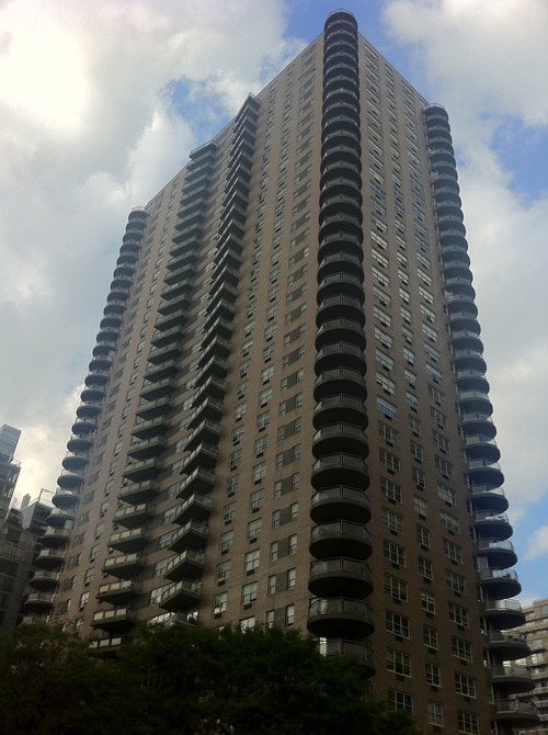 Norman Lear's New York: A visit to the 'All in the Family' house and ...