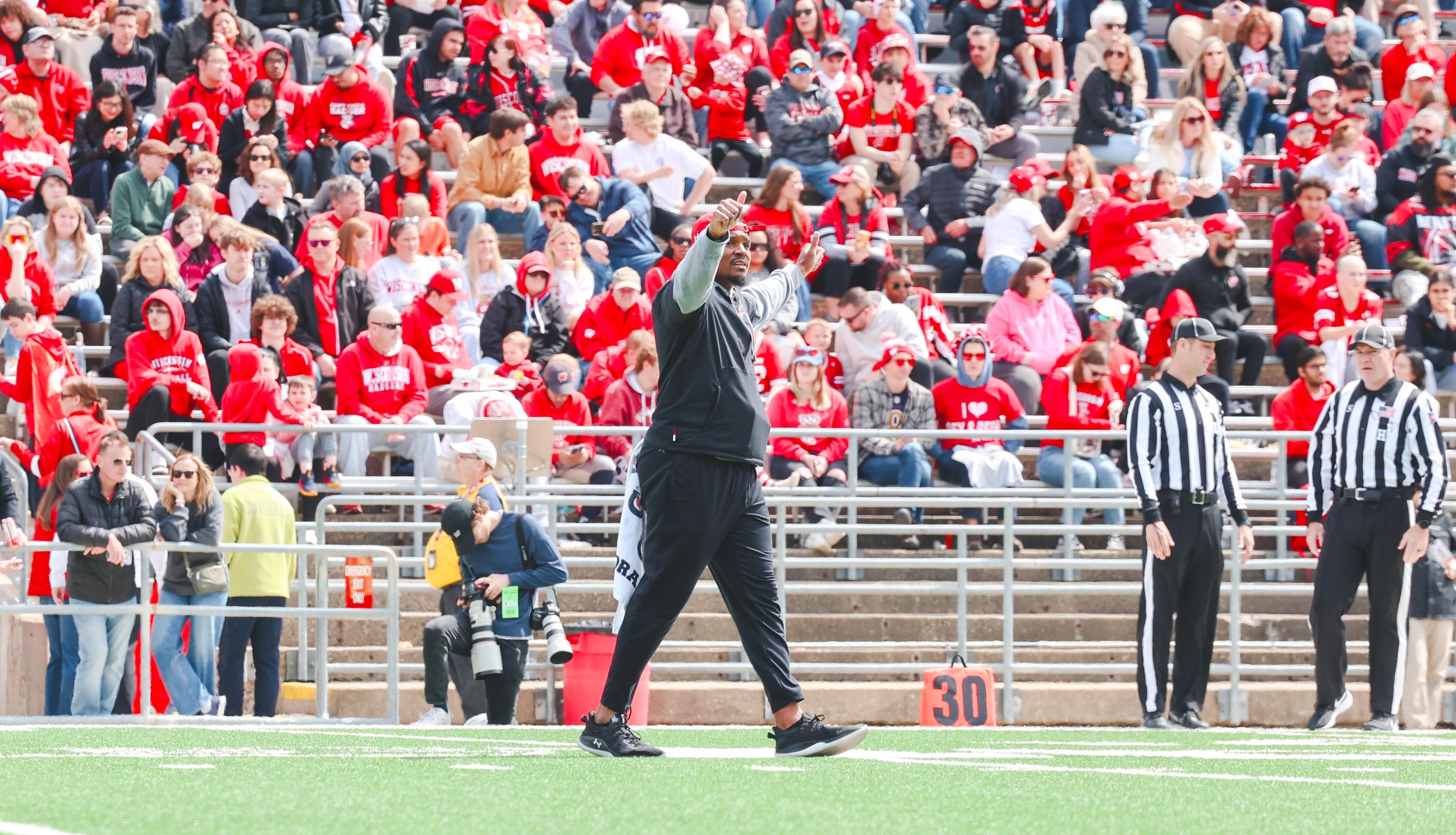 Wisconsin football wide receivers coach Jordan Reid leaving for NFL job