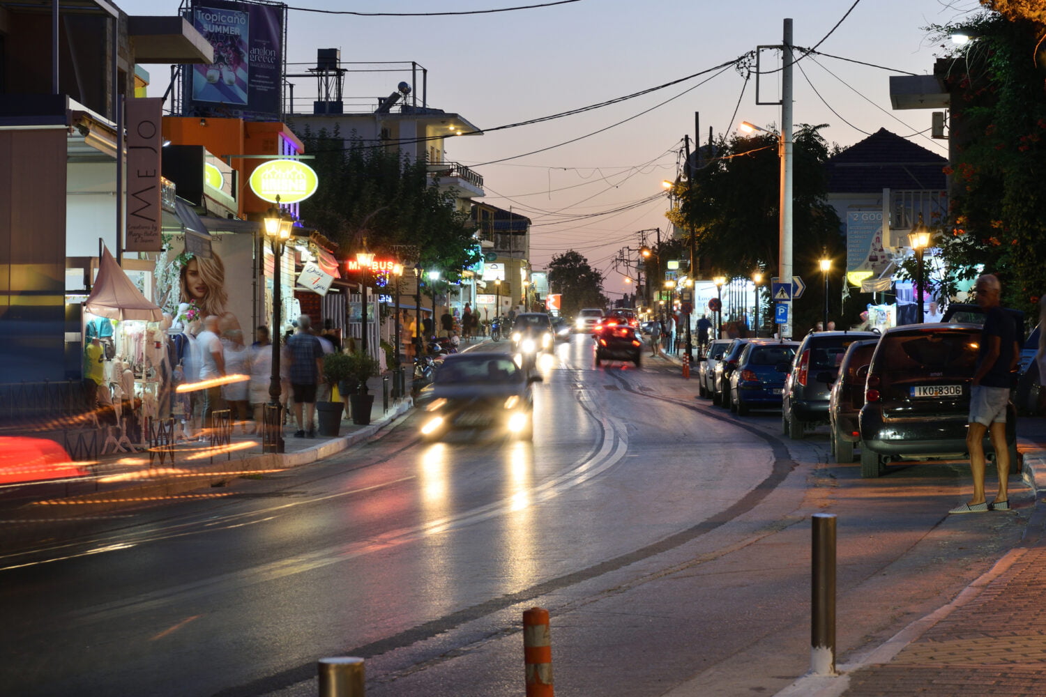 Driving in Crete: A Guide for Holidaymakers - by Ray Berry