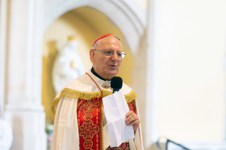 Iraqi cardinal returns to Baghdad after 9-month absence
