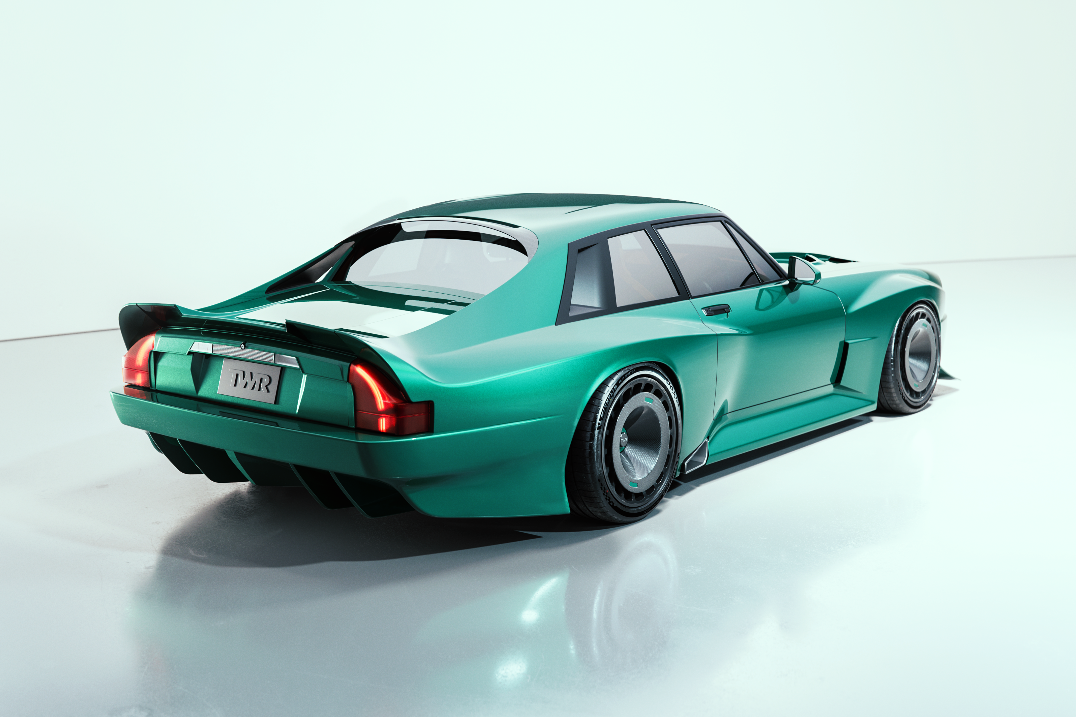 Scalded Cat: Jaguar XJS - by Pete Weishaupt