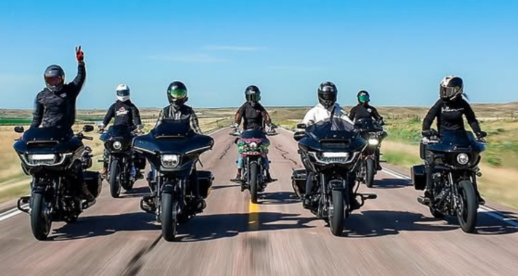 700,000 Bikers Invade Sturgis: The Ultimate Motorcycle Party You Can’t ...