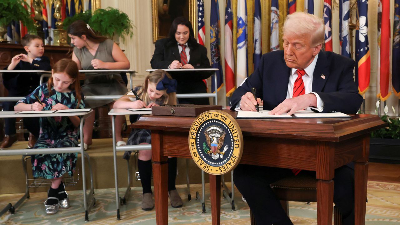 How Leonard Leo and Peter Thiel Handed Trump to the Heritage Foundation