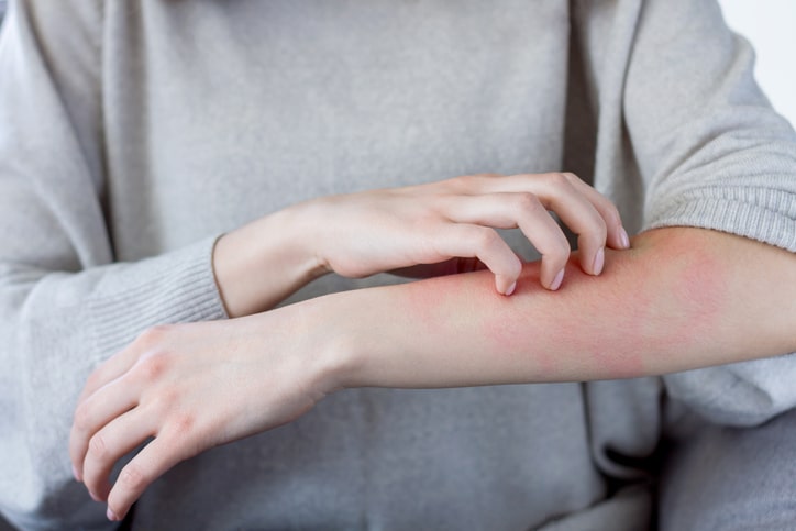 How the Clothes You Wear Affect Your Skin - MEDILOQUY BLOG
