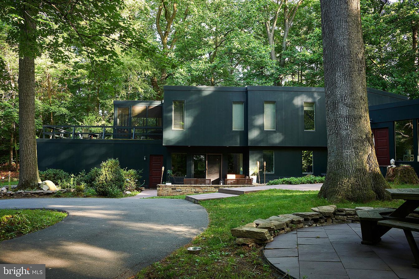 A Couch from Space - by Austin Winfield