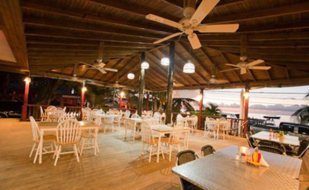 Best Bars In West End Roatan You Need To Try