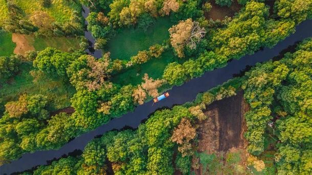 The Ingenious Aztec “Floating” Farms of Mexico
