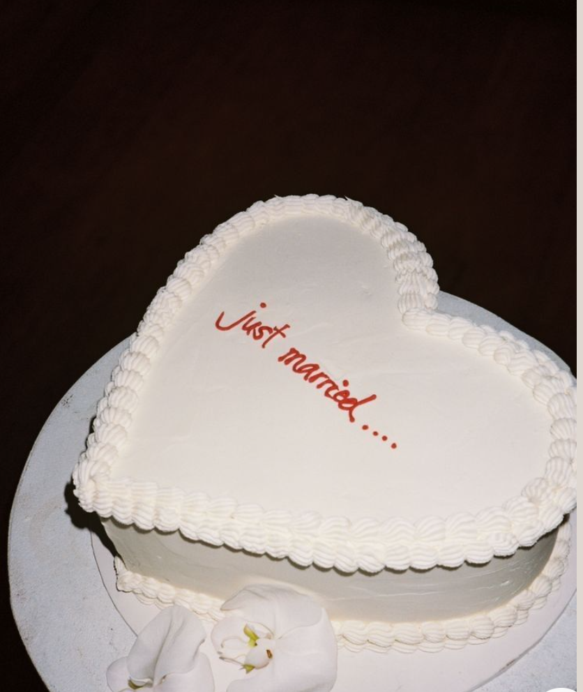 Single Layer Cake~ AKA "The Love layer" - OR ELOPE