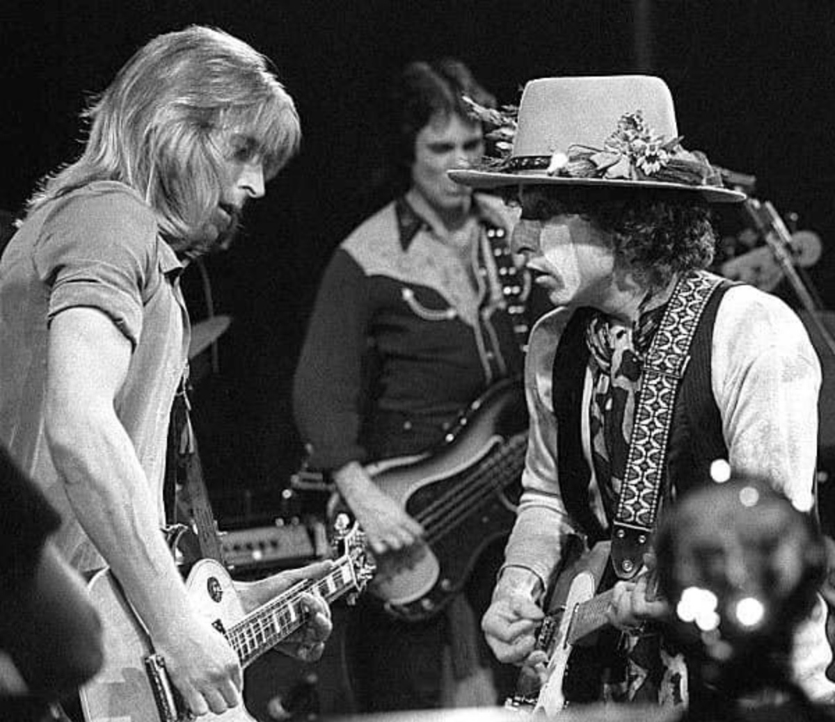 Suzi Ronson Remembers Mick Ronson's Role on Bob Dylan's Rolling Thunder ...