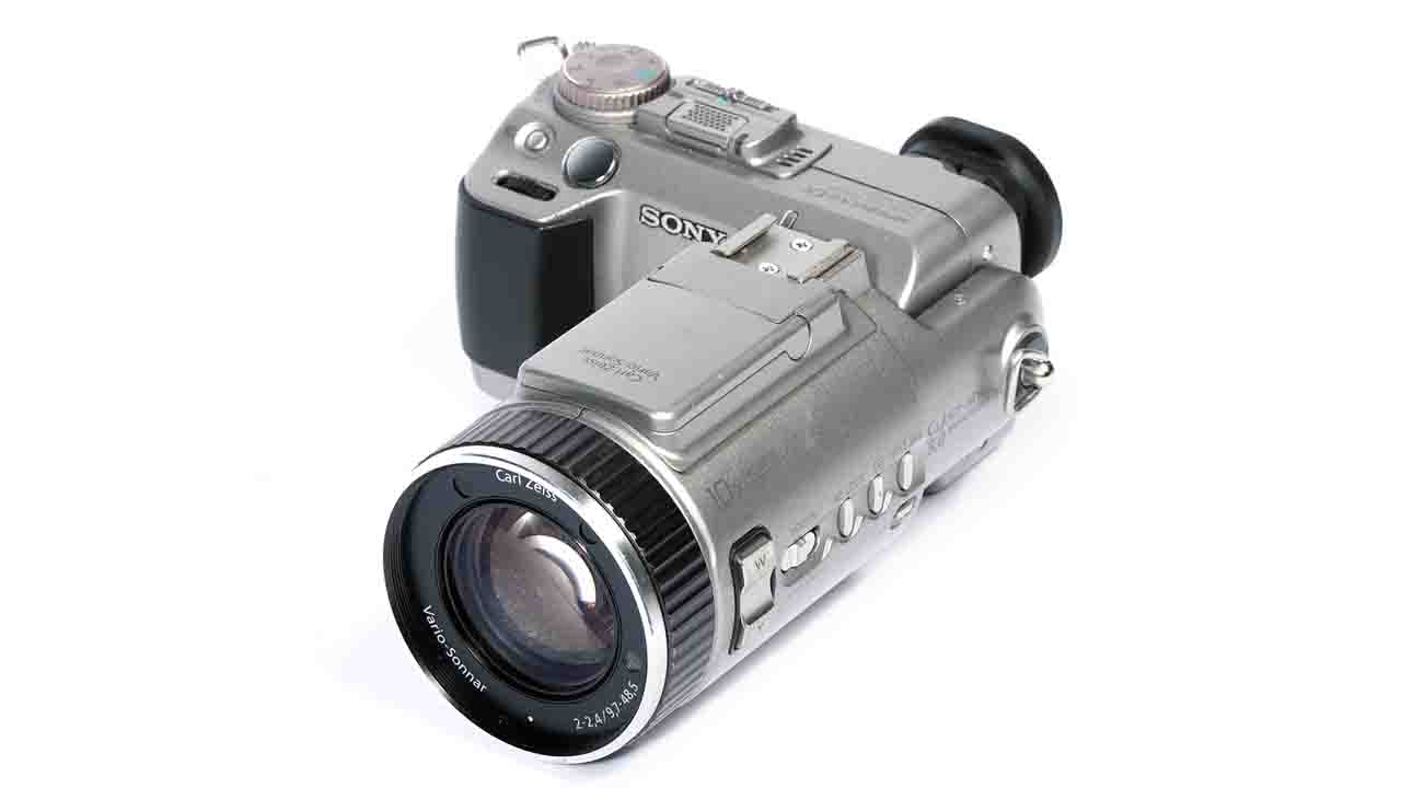 The Evolution of Sony's Cyber-shot Cameras (1996-2011)