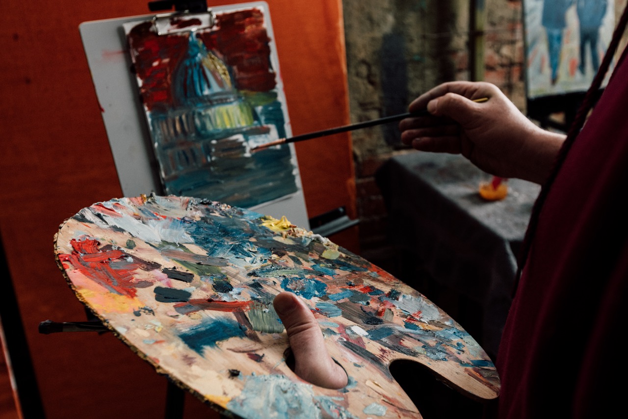 From Keyboard to Canvas: Meet the Political Reporter Who Paints Washington