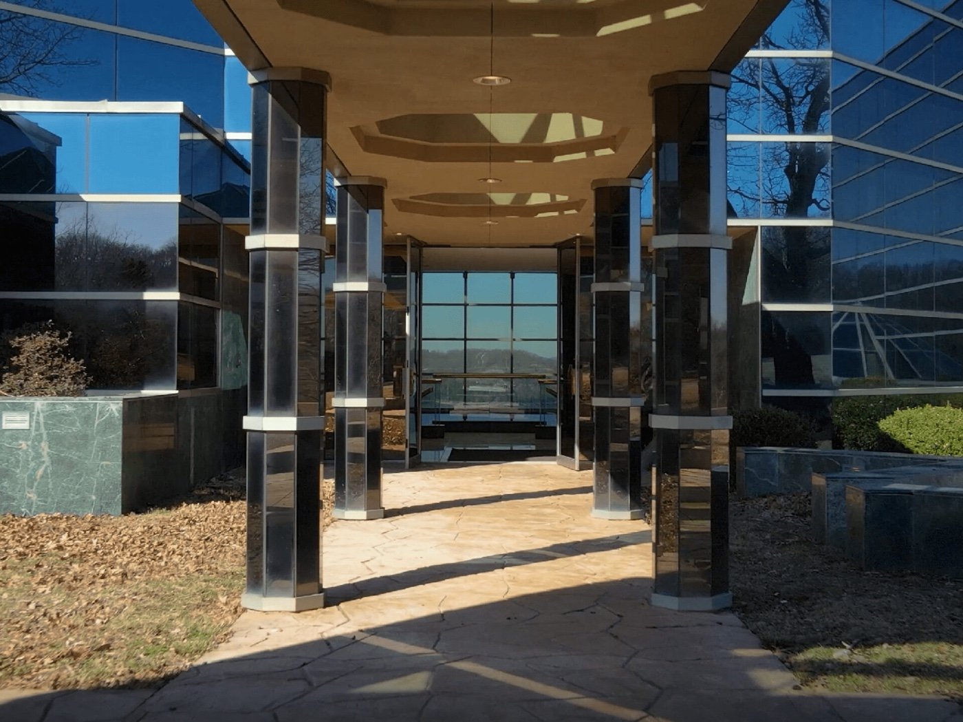 The Evergreen Crystal Palace: A Legacy of Opulence on Table Rock Lake