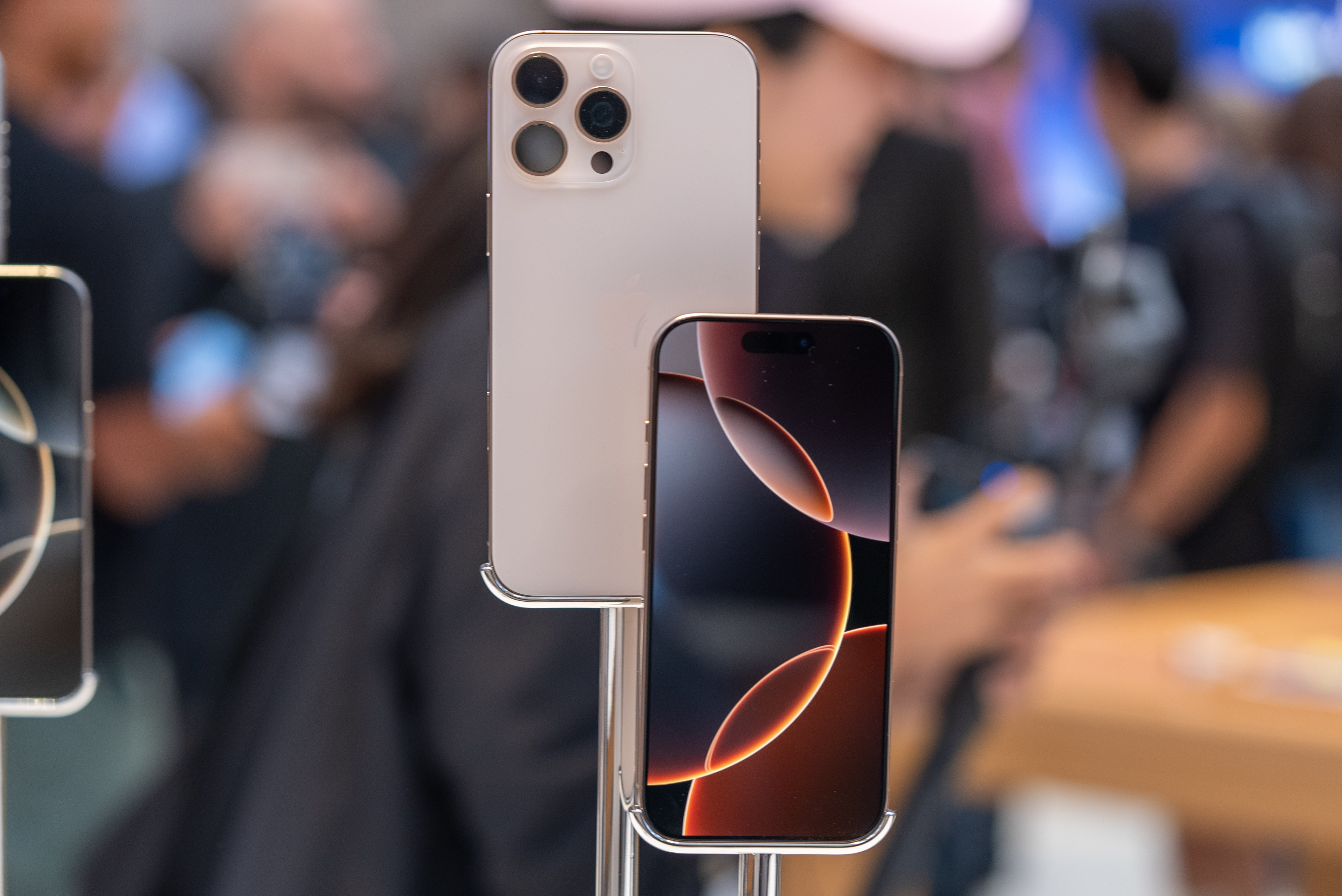 iPhone 16 Pro colors: see Apple’s new iPhone in desert, black, white ...