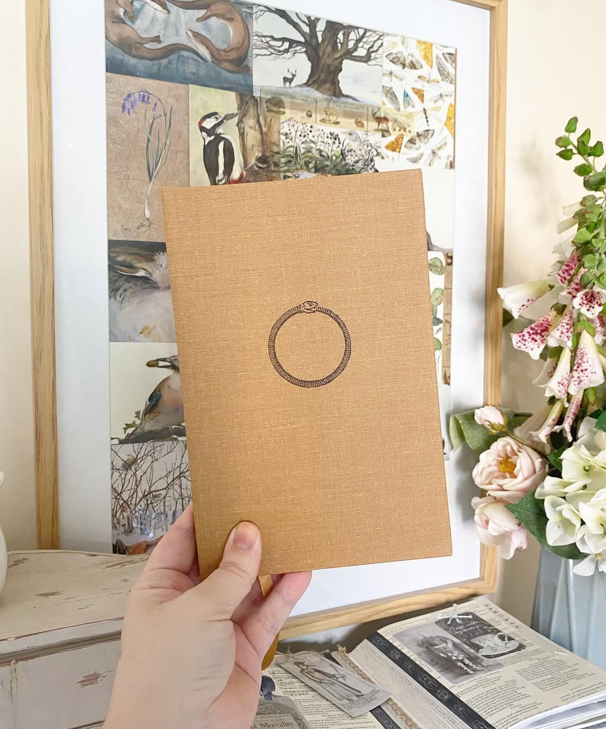 Laura Derbyshire (@thebowerhare): "Who else has a collection of ...