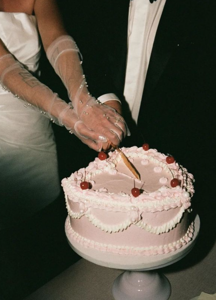 Single Layer Cake~ AKA "The Love layer" - OR ELOPE