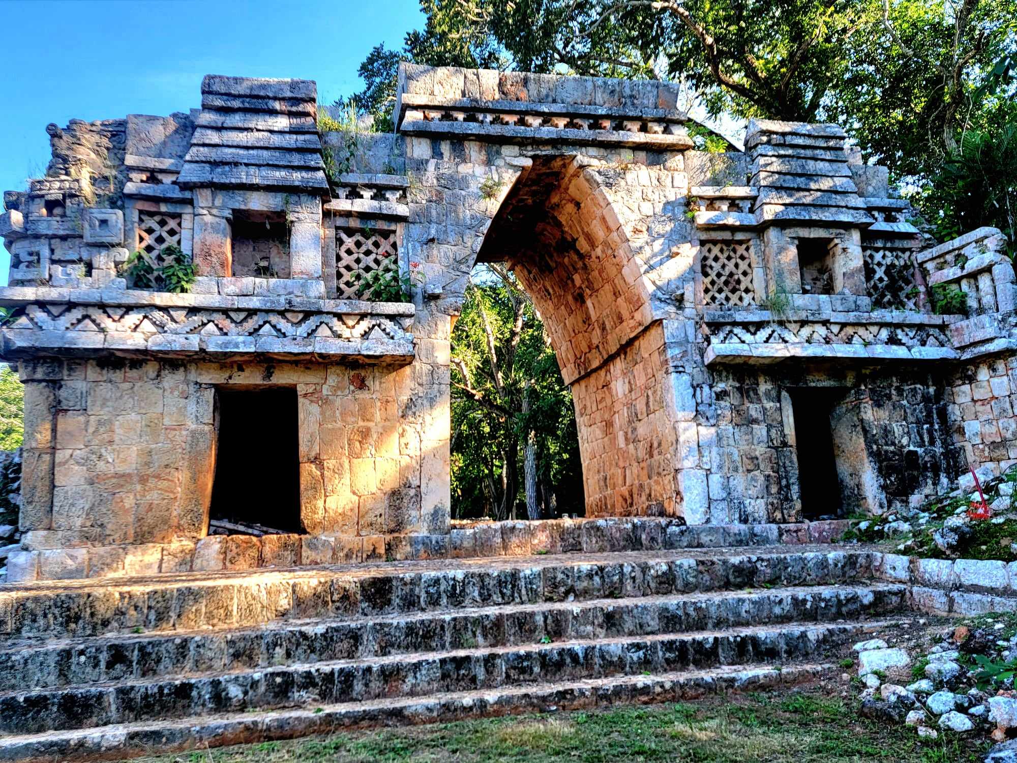 Why Was Frank Lloyd Wright Obsessed with the Maya?